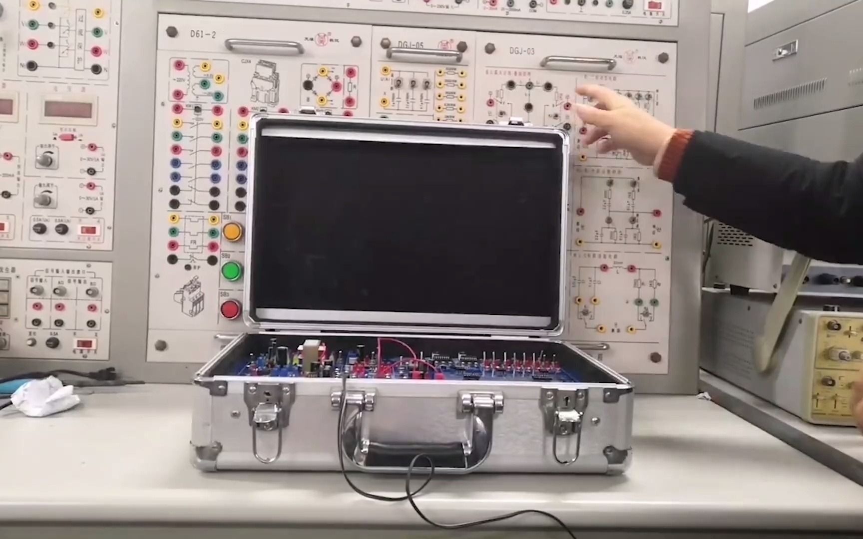 多维魔方教学兼容实验箱(教师作品35)