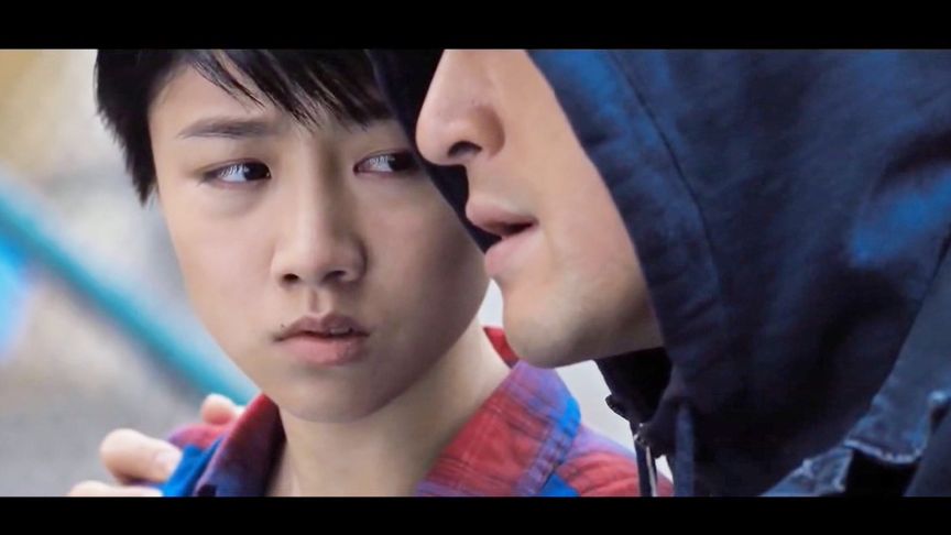 男子连续犯下数桩杀人案,并训练女孩一同害人