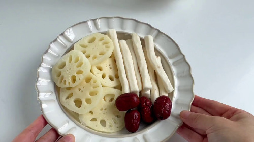 藕中藏宝!揭秘莲藕七大神奇功效,这样吃最养生