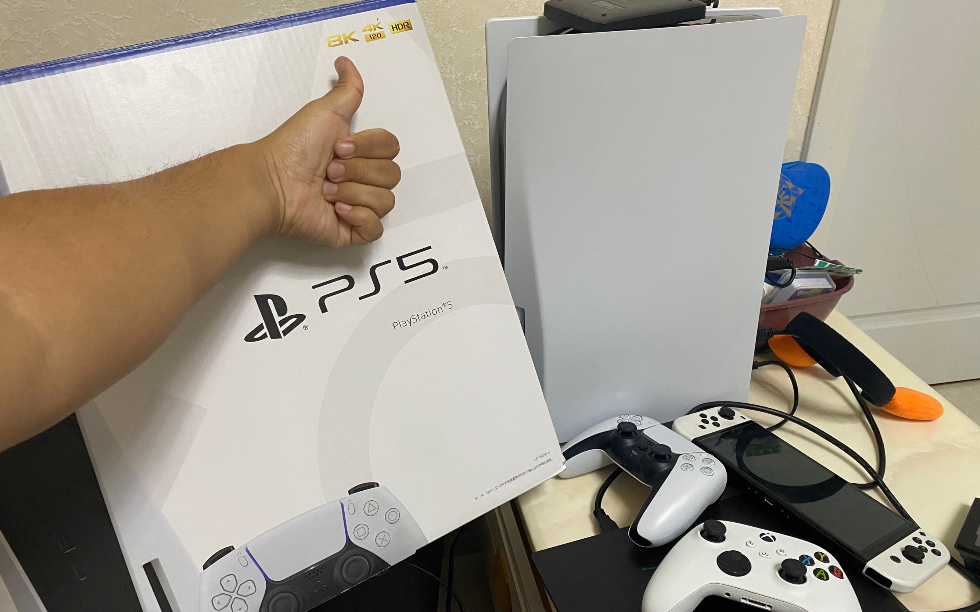3200买的ps5成功上车.|媳妇边开箱边吐槽