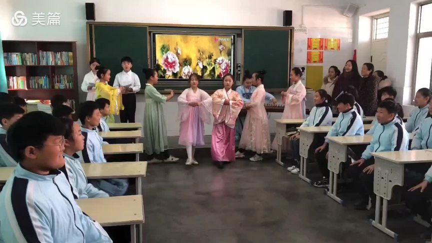 诵读经典诗文,传承中华文化。