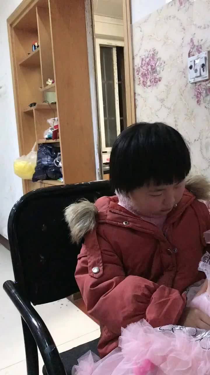 勤俭节约中华传统美德,父母不在乎你吃好的用贵的!只