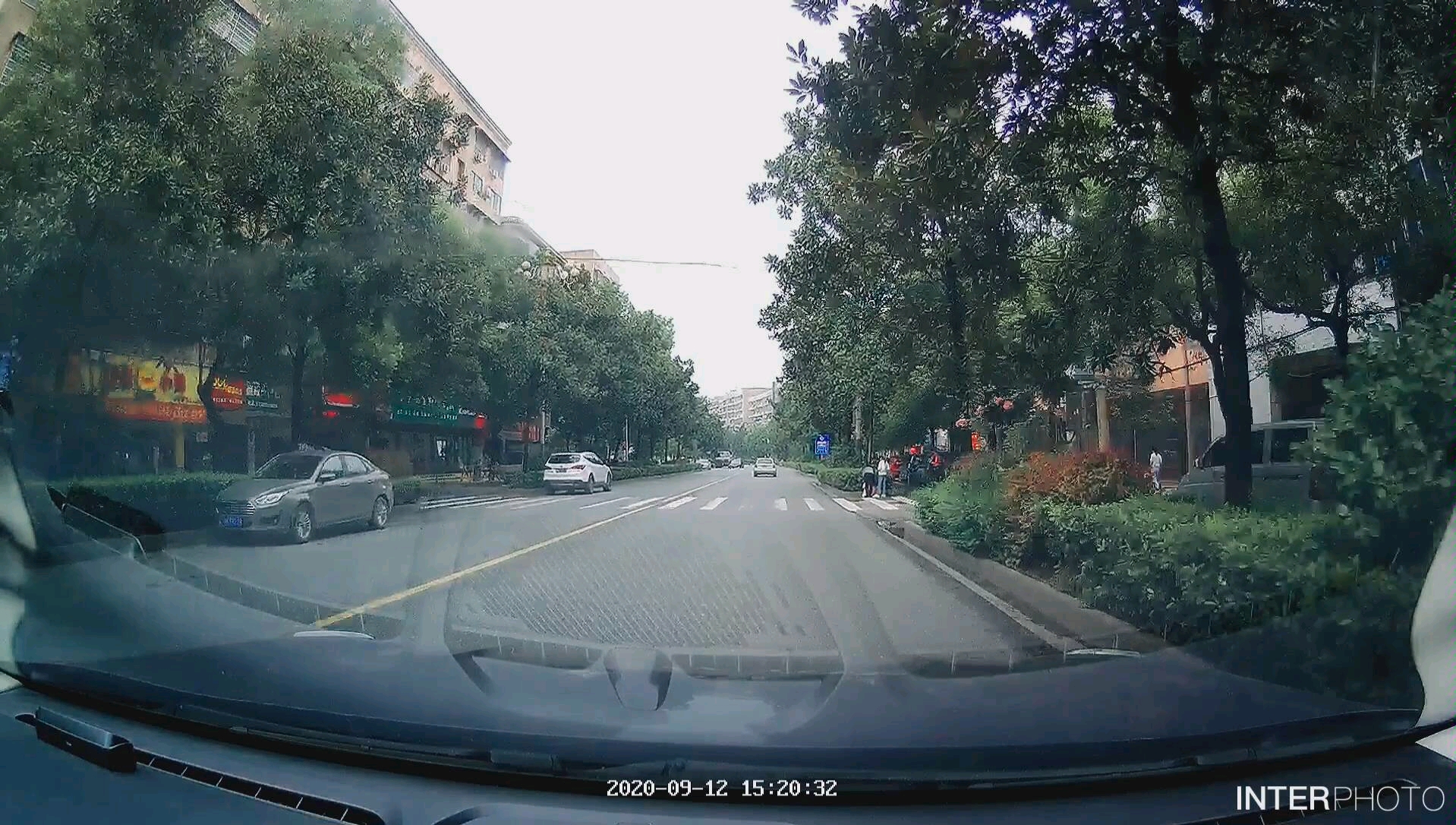 ...主动刹车!不然又要城多饿了… 领克的主动刹车关键时刻还是挺有用...