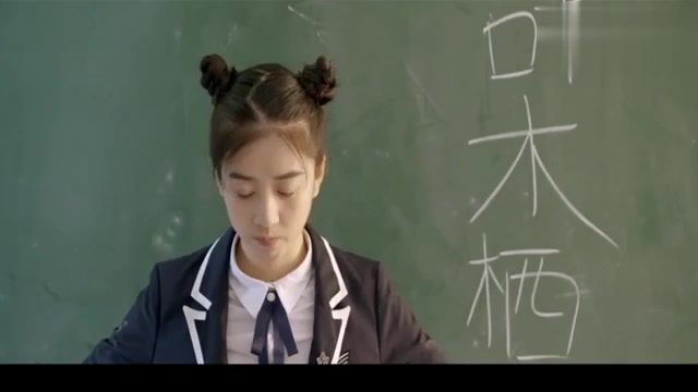 学霸潇洒的自我介绍,紧接着就是对班长职务的渴望,美女陷入崩溃