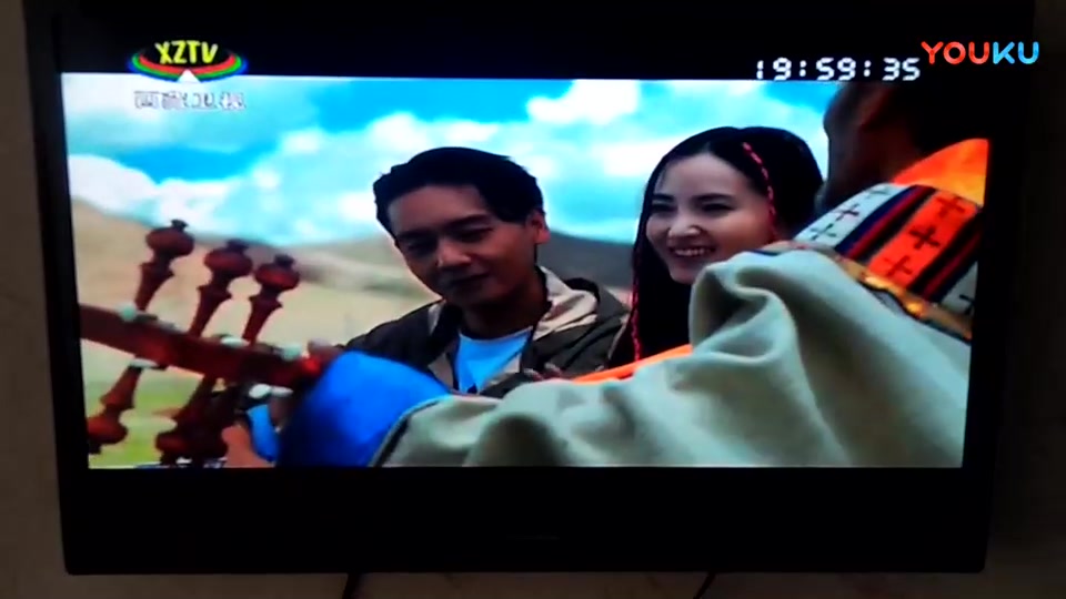 陕西卫视,西藏卫视转播央视春晚开始前广告