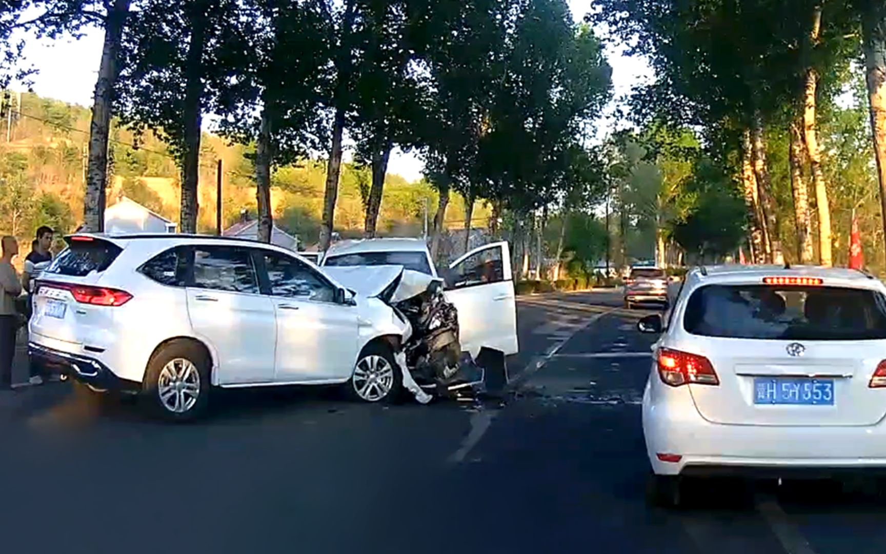 路口任性转弯,结果悲剧了,2022交通事故115期