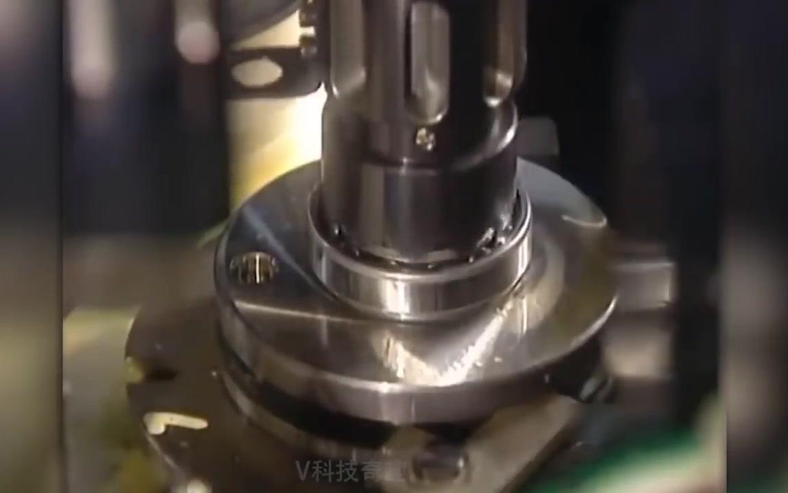 滚动轴承原来是这样生产出来的 一个小小的轴承提现一个国家的基础...