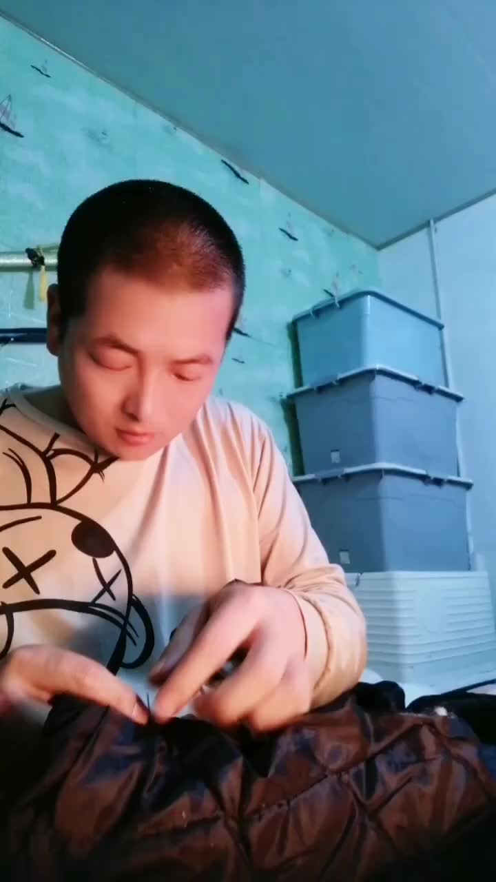 多久没动针线了…这年月居然还能缝衣服做针线活…我也是醉了