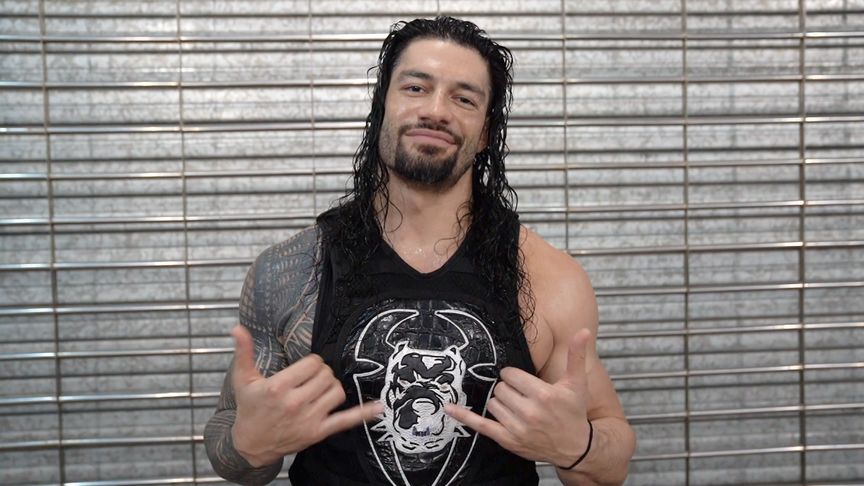 大狗罗门伦斯在WWE上海现场秀发射帅气666 表达对中国粉丝的感谢