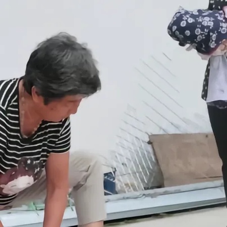 24. 孝敬父母是中华民族的传统美德