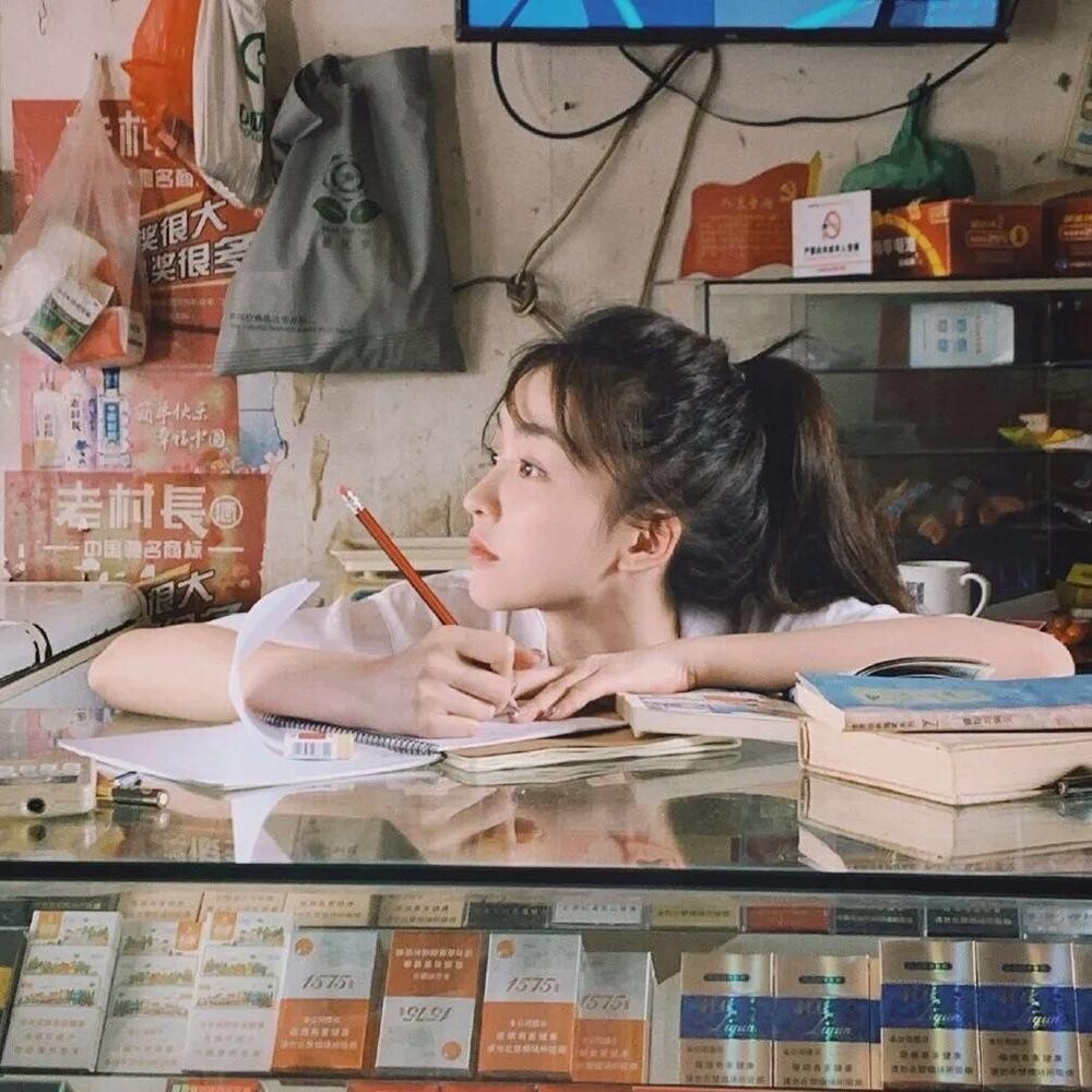 马路的露露 