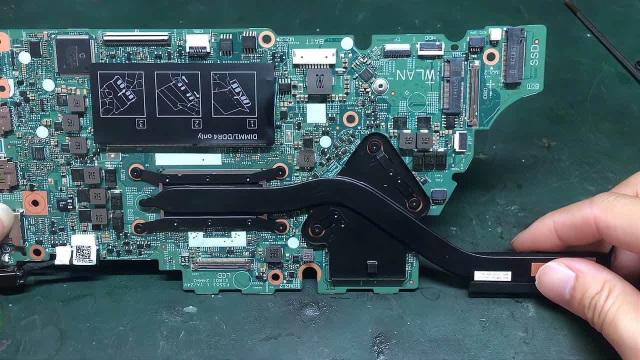 粉丝看我的维修视频竟然自己动手修主板,看来我真要.