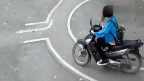 要是你参加这种摩托车考试,你能保证一次过吗?