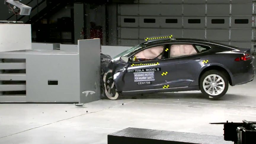 特斯拉的碰撞测试,不要可以给我啊