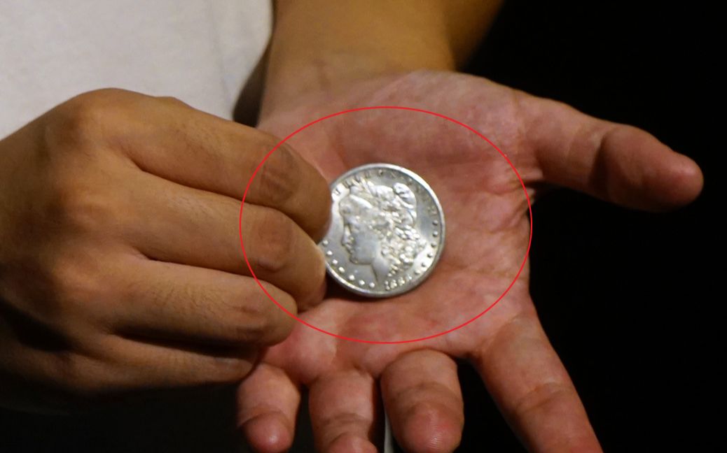 【会魔术】超干净的硬币消失,纯手法即兴表演!