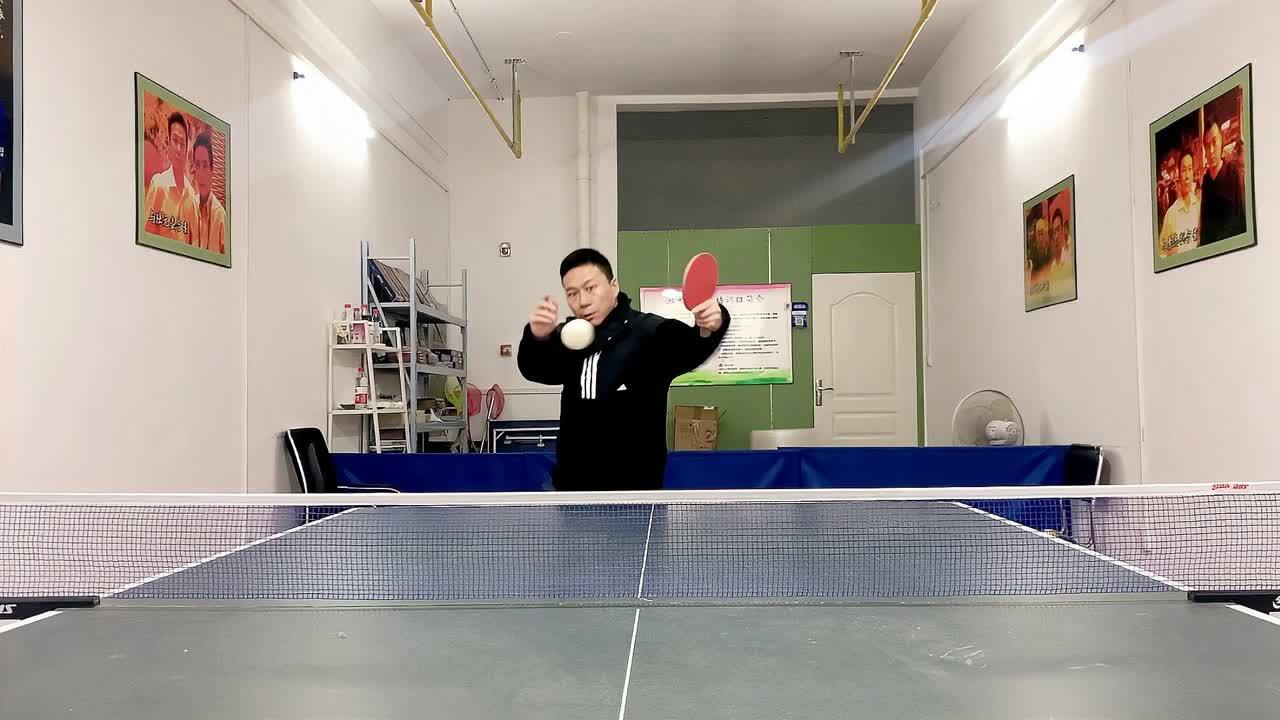 横板反手拉球手臂抬球的处理和正确的拉球框架教学!