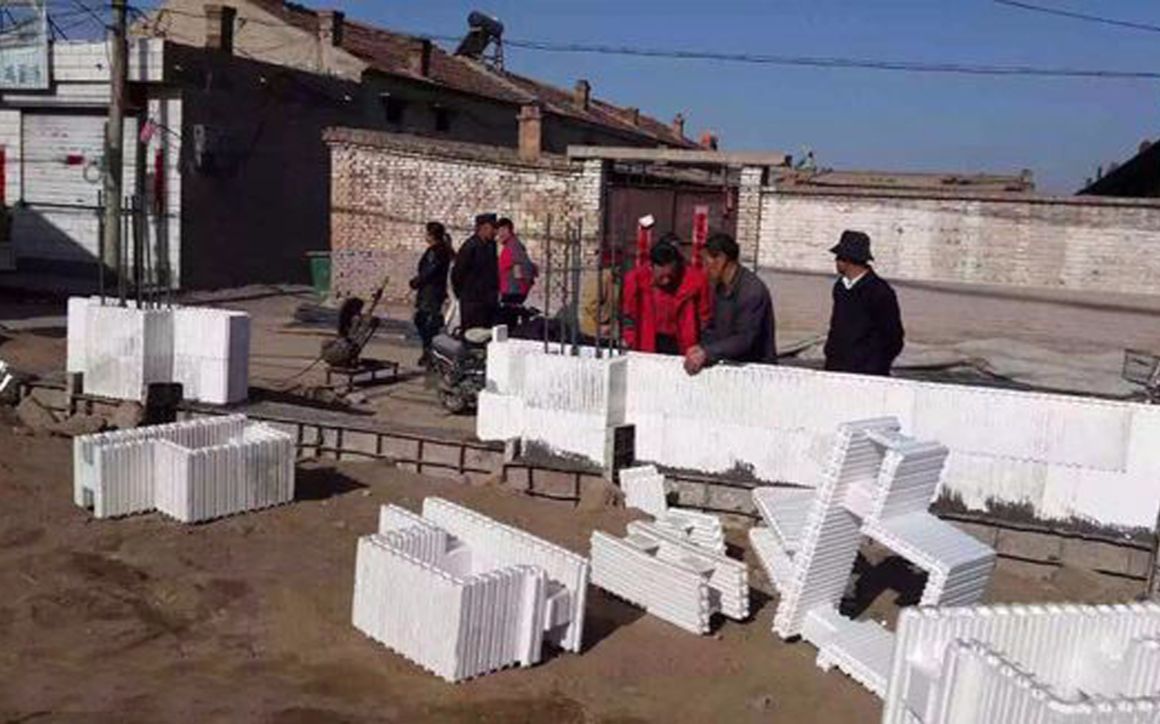 用泡沫建房,防火恒温还很结实,这是要骗保险吗