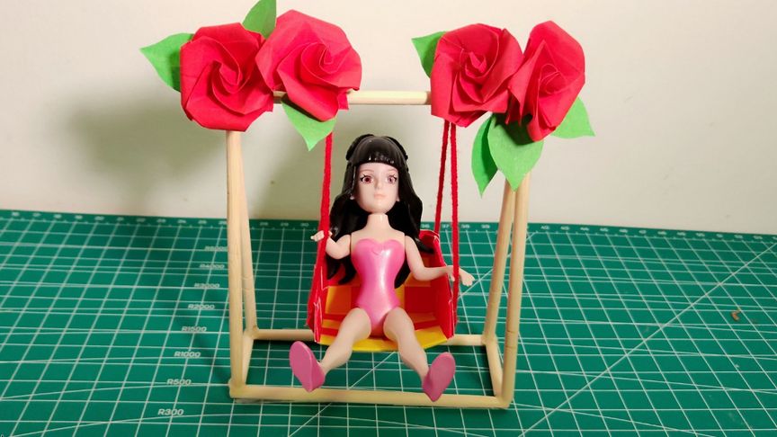 废物利用,简单几步一次性筷子就能做成秋千,很好玩呦~