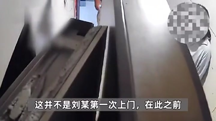 ...退法拍房后上门挂花圈砸门破锁被拘,直接起诉警察,法院:警察程序合法