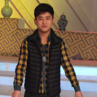玉雕师张忠尧 