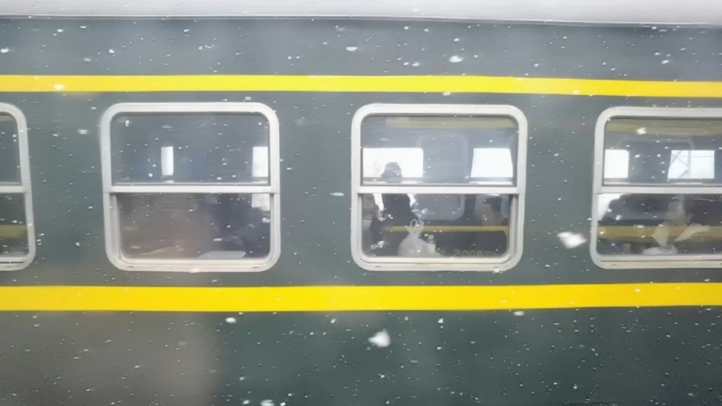 四川老成昆铁路(成都—攀枝花),2022年最后一次乘坐绿皮火车回家过年!