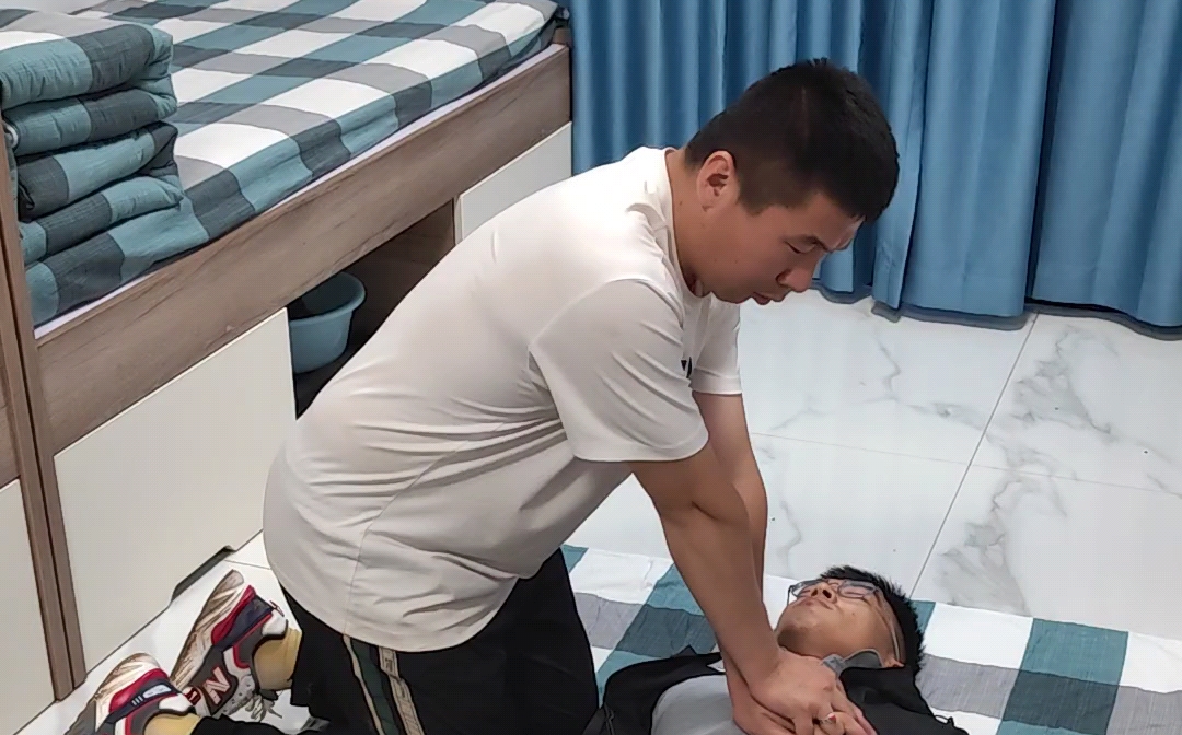 心肺复苏操作流程