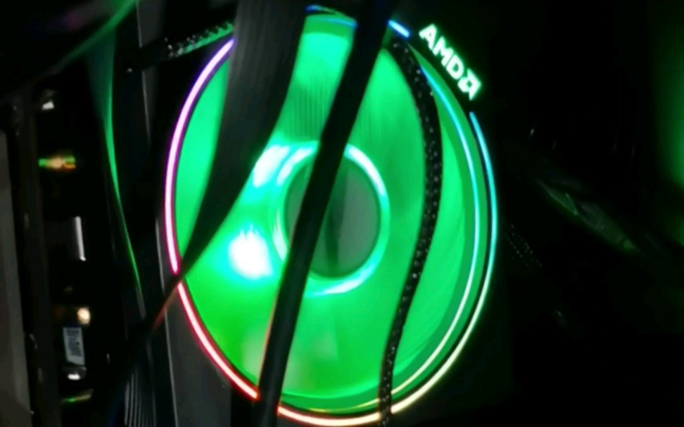 AMD上了INTEL 幽灵散热器压着IU让英特尔感冒了