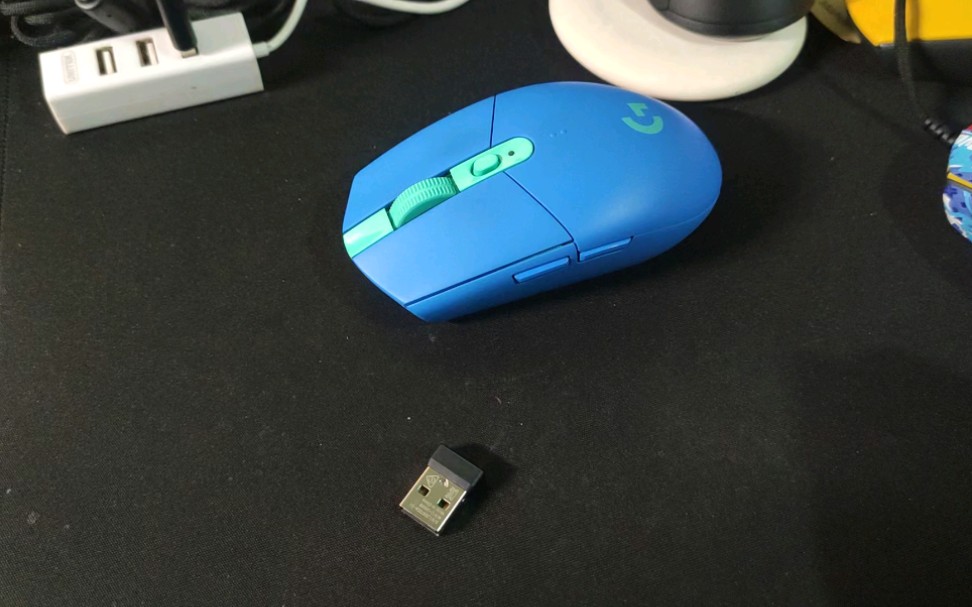 罗技g304接收器配对教程