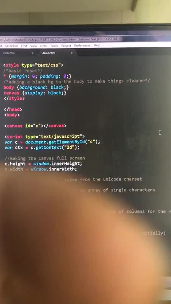 花了一个上午的时间做的代码雨,这么炫酷,可是没人喜欢,我太难了