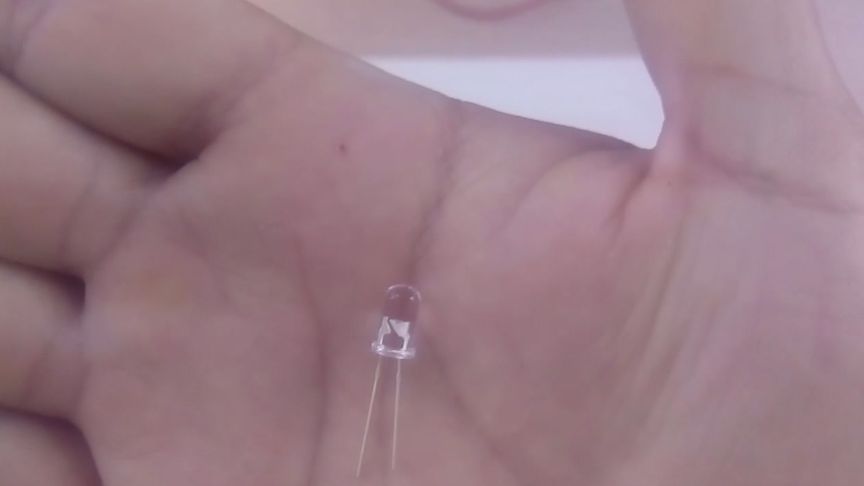 清清楚楚的玩发光二极管 正负极辨别与使用