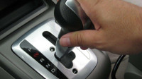 开车5年还不知道“N档”有啥用? 听维修工说才知道, 还能这么用