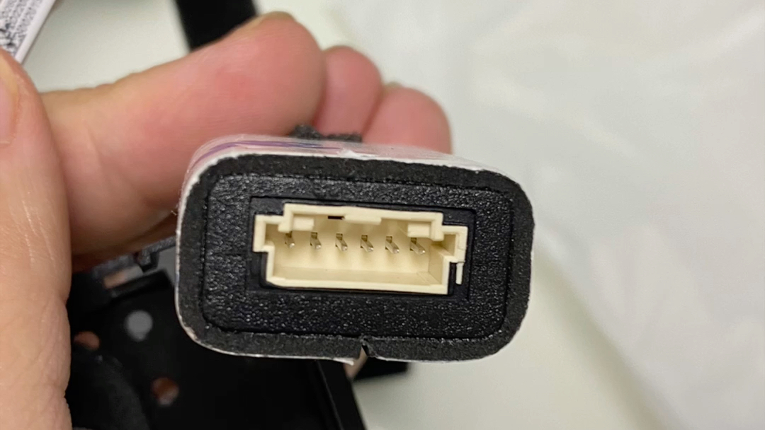 星越L原厂行车记录仪好奇拆开看看