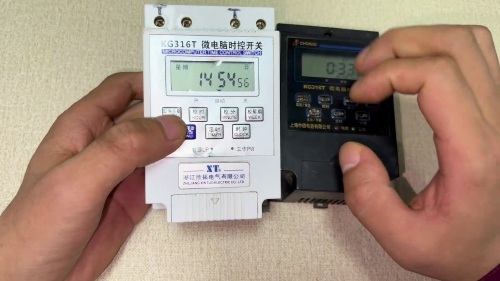 控制路灯的定时开关,开灯、关灯时间不会设置?现场教给你