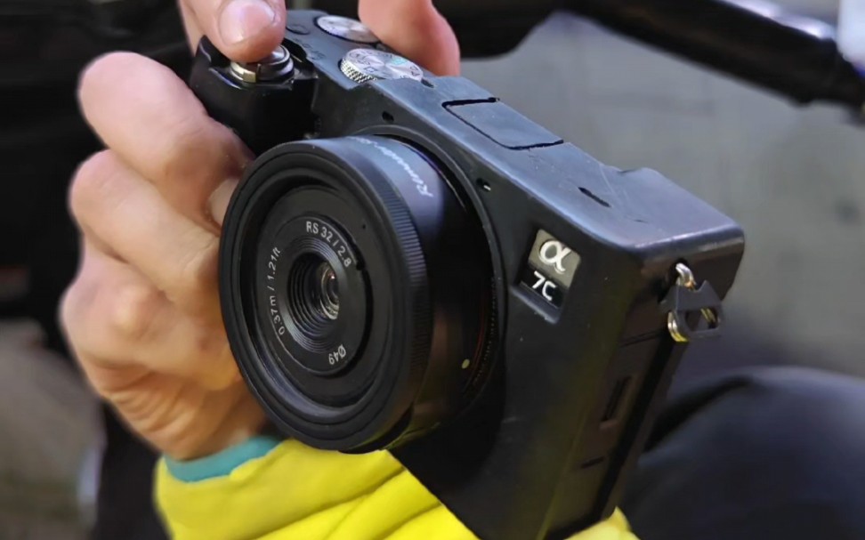 能放进口袋里的全画幅相机