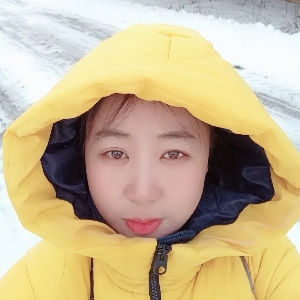 丫头总是萌萌哒 