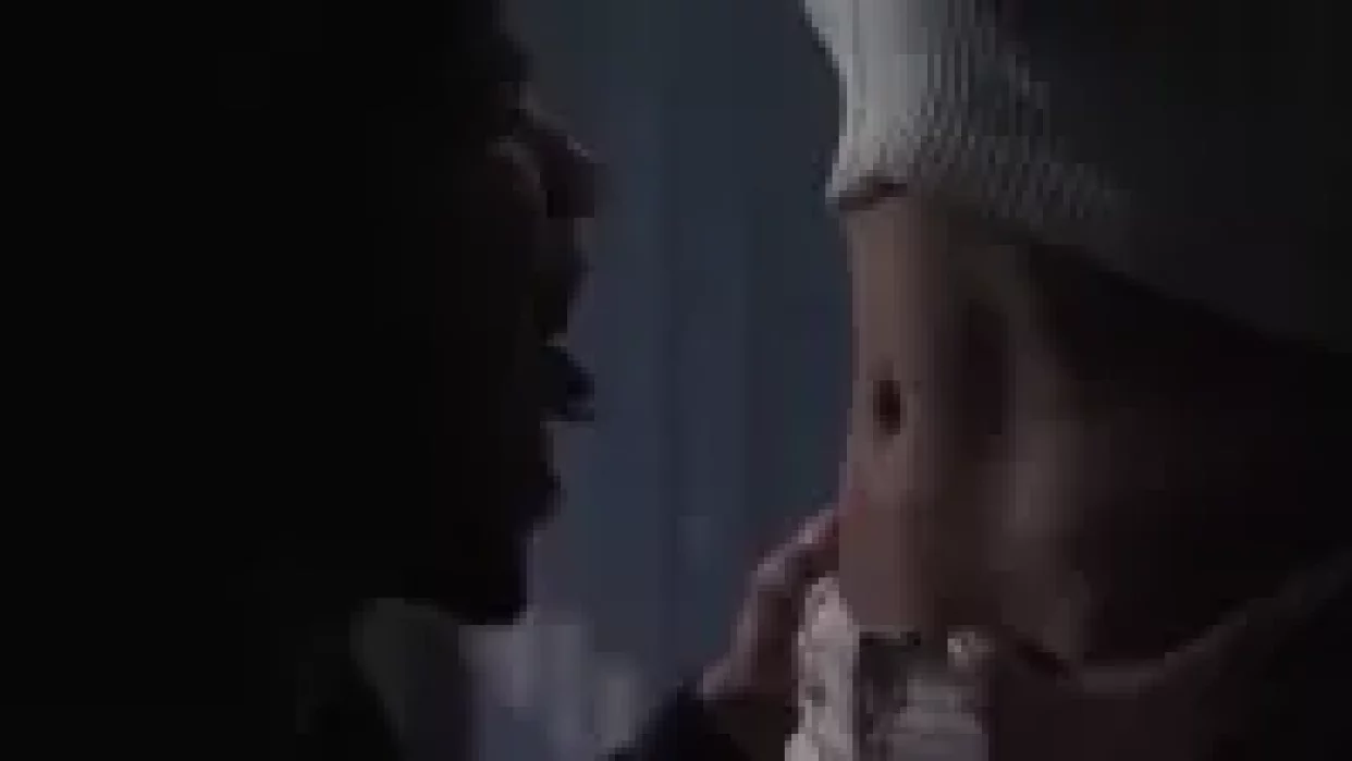 异虫咒:美女少妇跟变异男私下见面,虫子从变异男嘴里,钻进美女少妇肚子