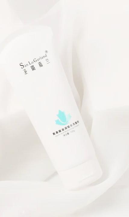 清洁不到位,容易导致毛孔堵塞,过度清洁,使肌肤屏障受损泡沫细腻能...