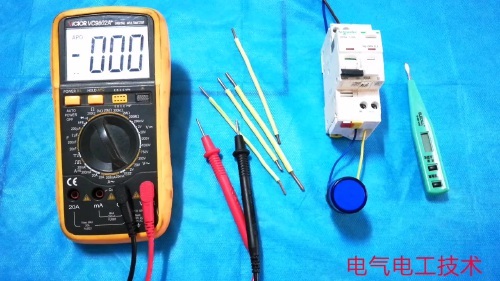 万用表不止查故障!两招教你玩转它