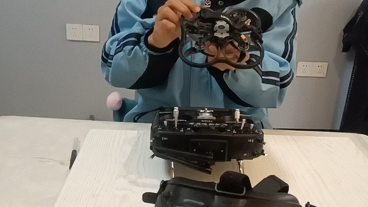 〔教程〕四轴飞行器(穿越机)飞行姿态与飞行轨迹的关系