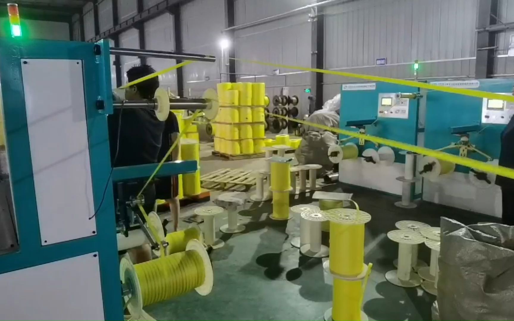 青岛中瑞塑机单向拉伸带生产设备