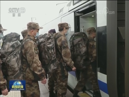 ...主席习近平批准 军队增派2600名医护人员支援武汉抗击新冠肺炎疫情