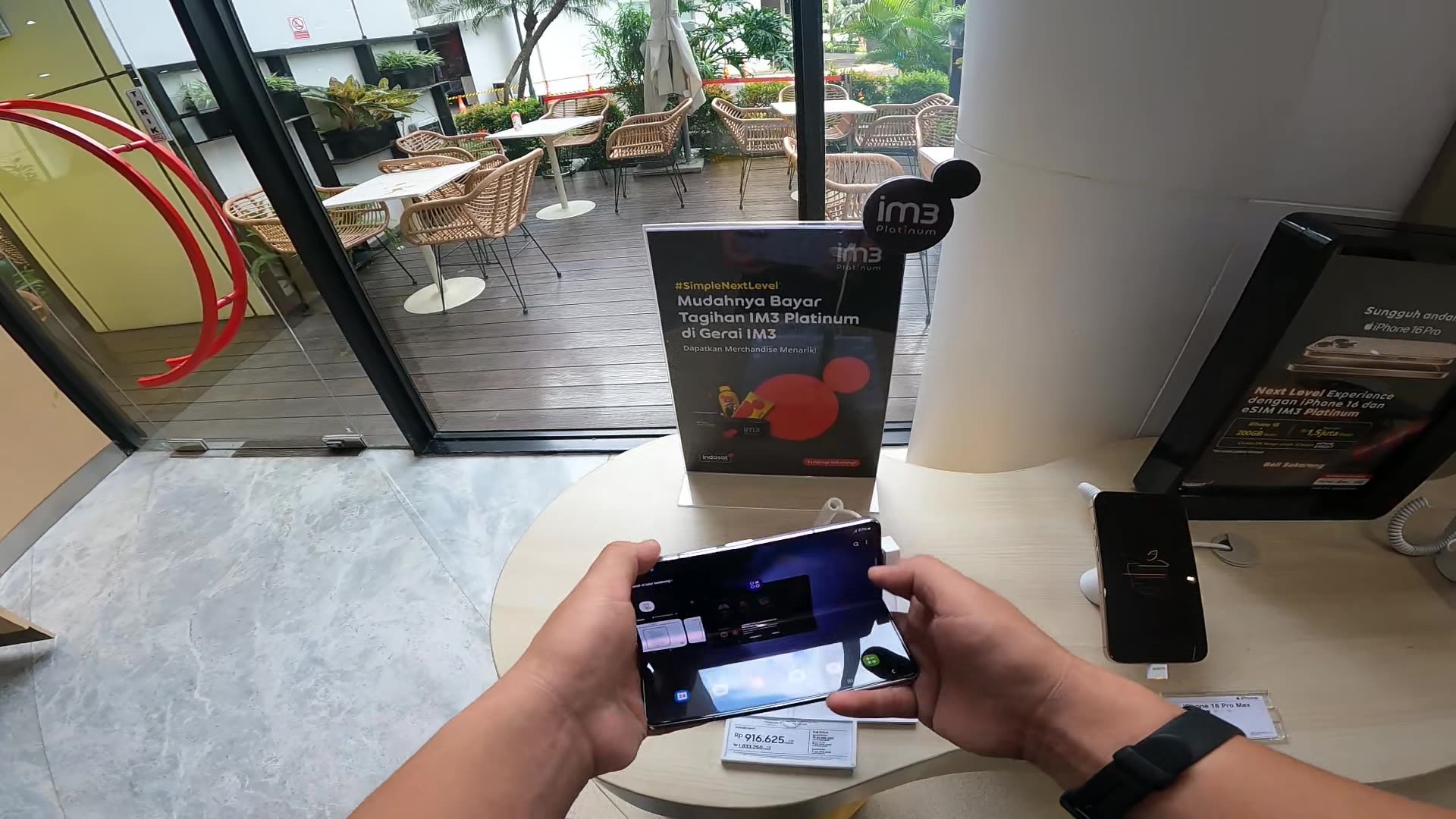 看看在印尼买一台16ProMax要多少钱