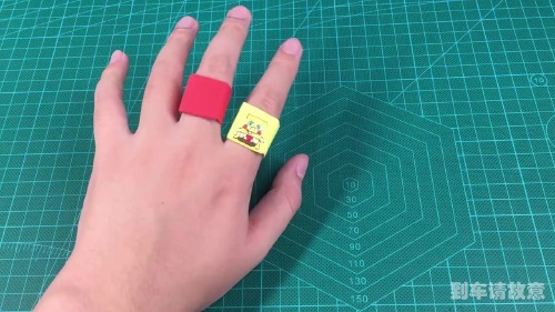 超简易折纸戒指制作,竟然变成海绵宝宝!