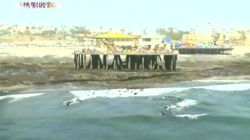海边度假突然发现海水没了,一抬头巨大海啸马上就到
