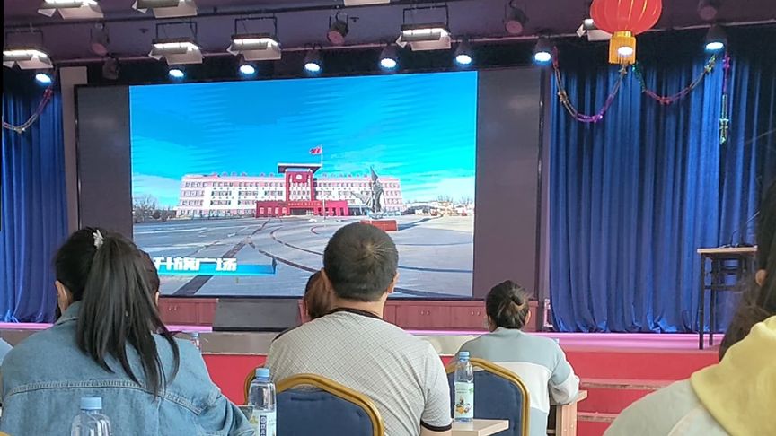 开学第一次家长会了解学校参观学校