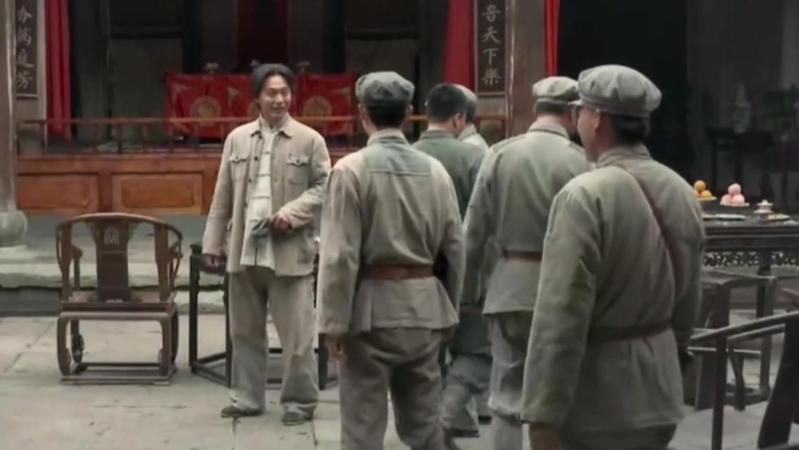 毛泽东:红军组织会议,商议对战计策,主席详细的布置兵力
