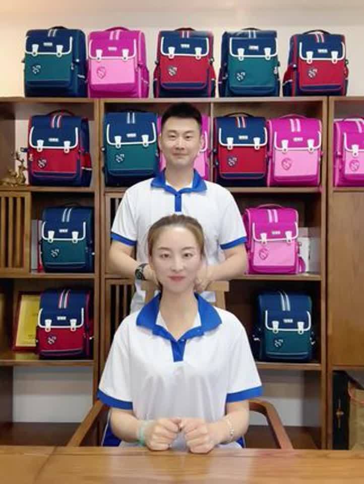 这个手势舞我们跳了N次,简单好看又好学,太喜欢这个调调了哈哈