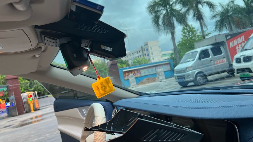 奔驰E260敞篷跑车“逸航”专用隐藏式行车记录仪安装视频教程分享