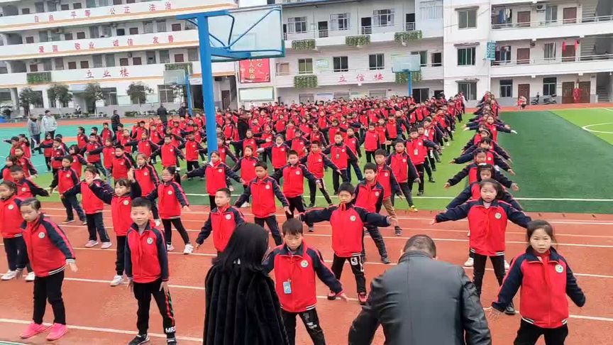 新立小学三年级大课间操比赛#记录校园生活