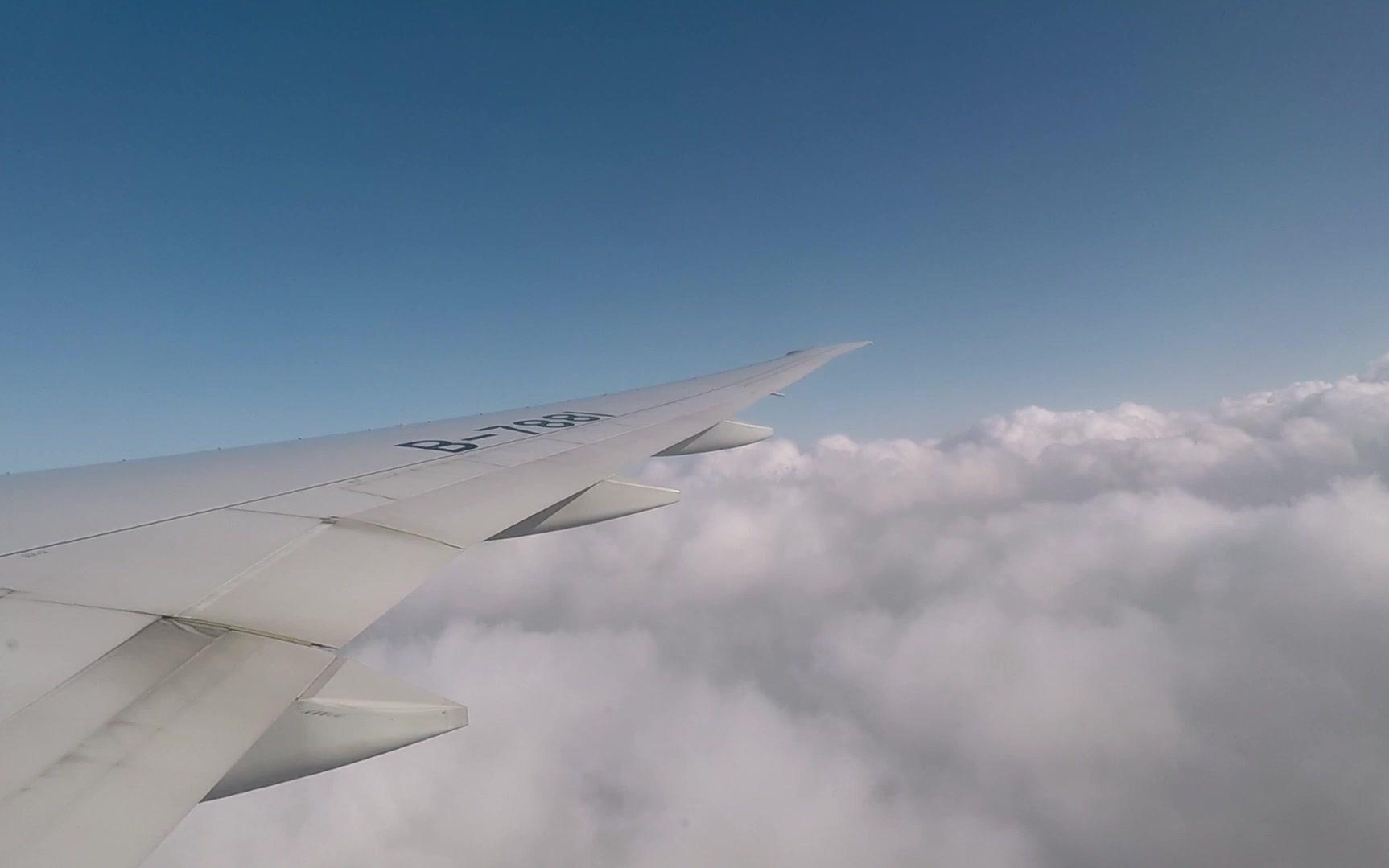 MU552 LHR-SHA 降落